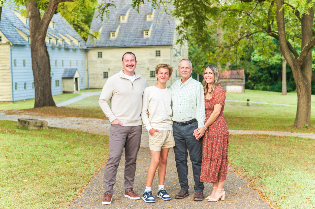 Extended Family Pictures in Central Pennsylvania | Miranda Eorio Photogr